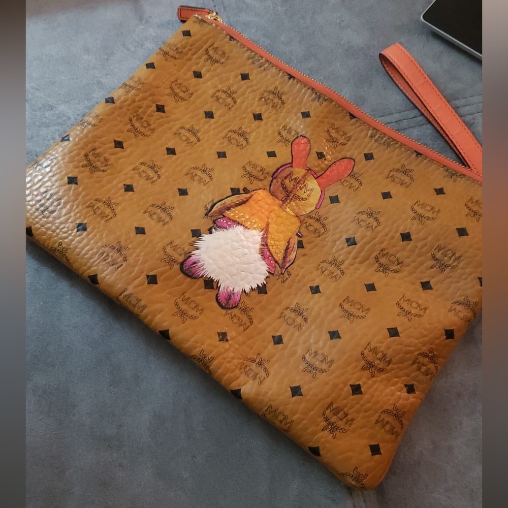 Mcm Clutch Limited Edition - Gem